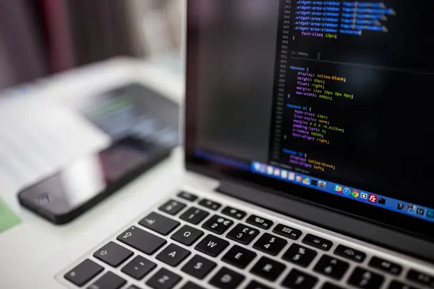 Programmering - Find et kursus, og lær kodning hos AOF